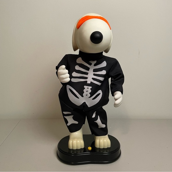 Gemmy | Holiday | 998 Gemmy Hip Swinging Snoopy Peanuts Dances To Linus ...